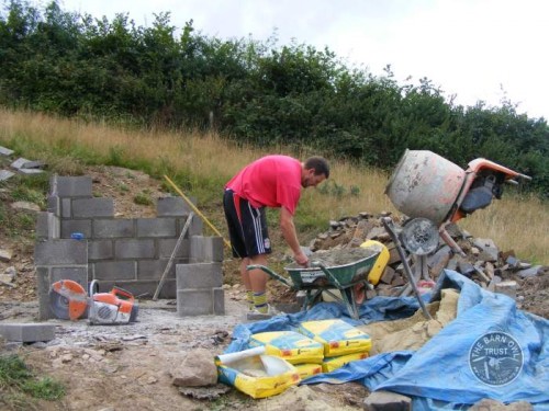 Building a wildlife tower - The Barn Owl Trust